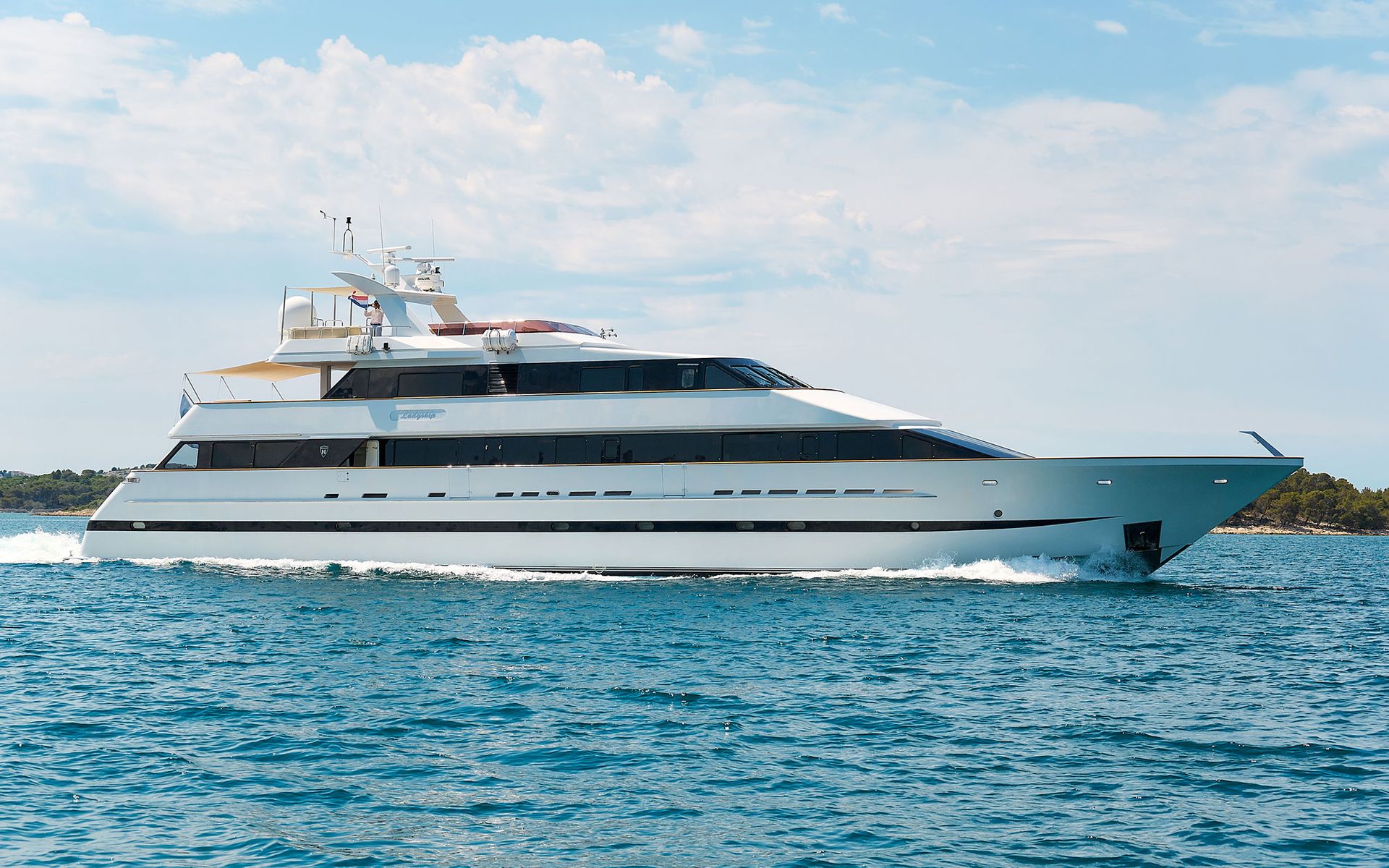 LADYSHIP yacht for charter (Heesen Yachts, 41.06m, 1994)